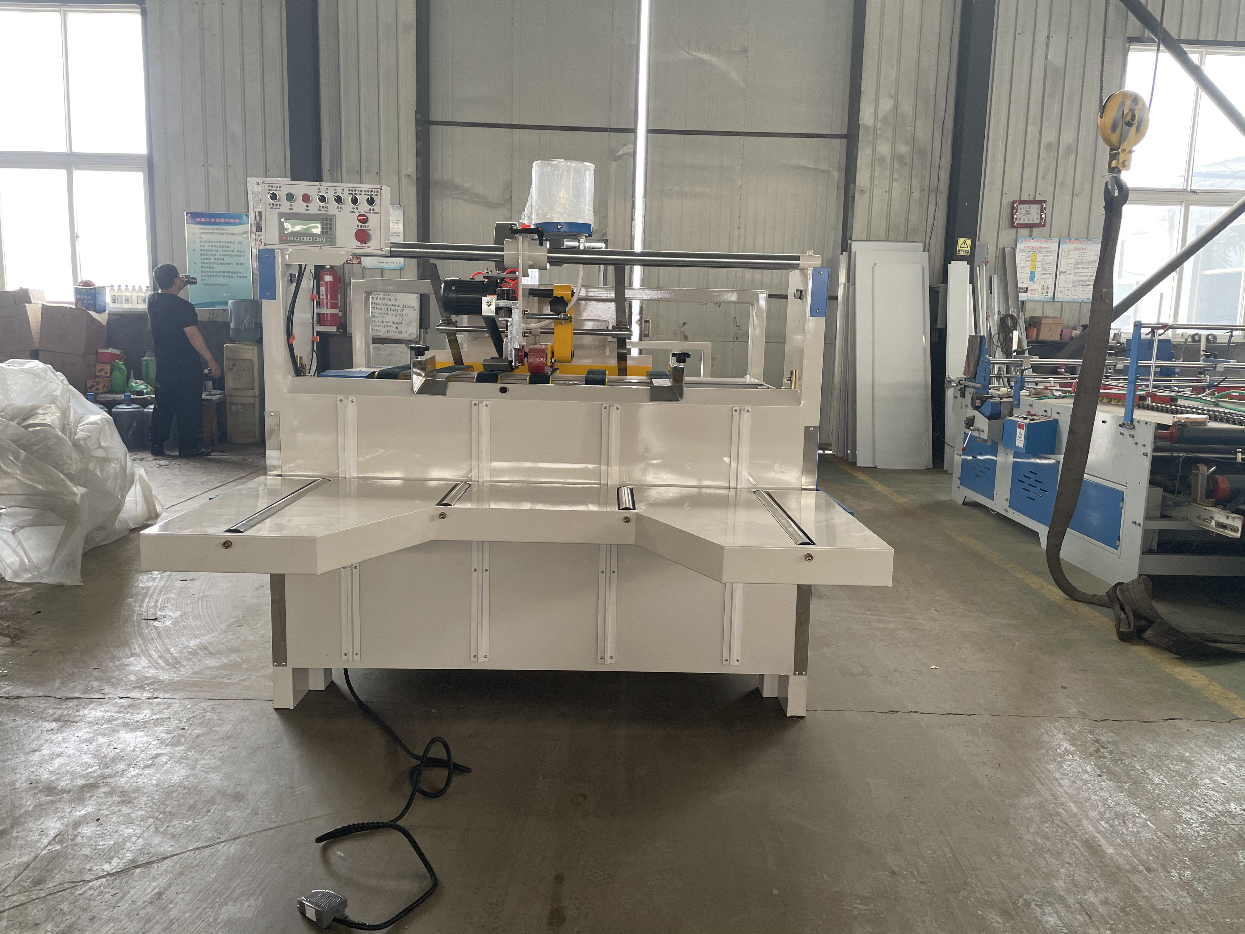 Carton Box FGS2800 Model Semi Automatic Folding And Gluing Machine For ...